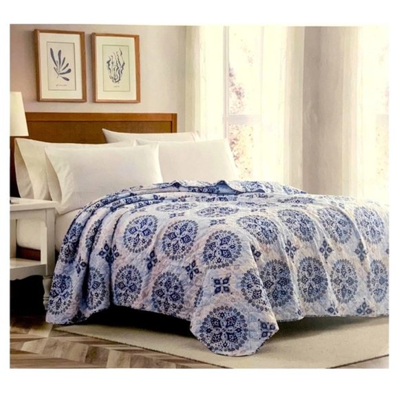 RT 1916 Designers | Bedding | Rt 916 Designers Quilt Medallion White ...